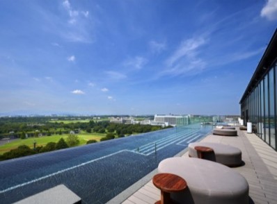 Infinity Pool in Tokyo, Japan - Gallery | SORANO HOTEL, Tachikawa